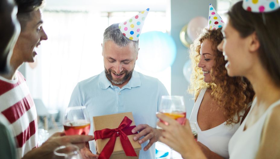 Free AI Birthday Gift Generator| Gift Idea Generator